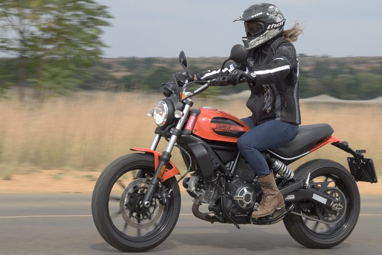 Ride Review: Scrambler Ducati Sixty2 - ZA Bikers / ZA Lifestyle