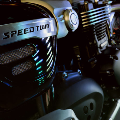 2019_Speed_Twin_FRONT_HEADLIGHT - ZA Bikers
