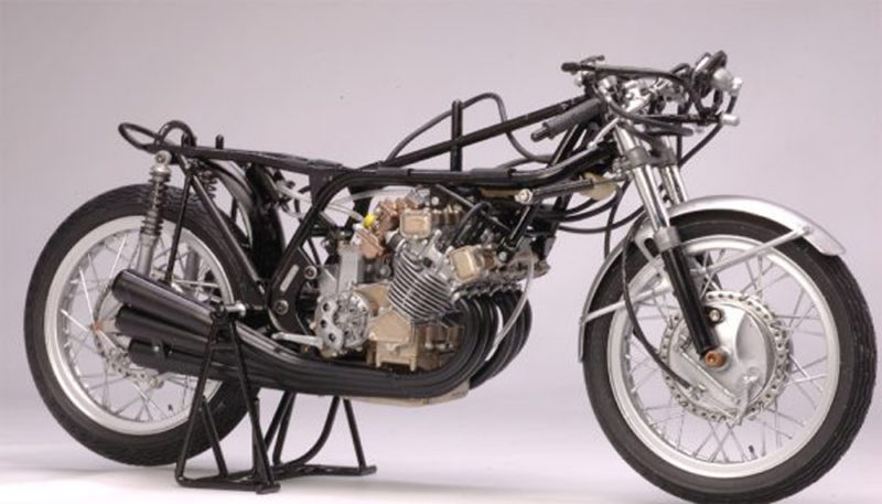 Honda RC166 and 174 - Hitting the opposition for six! - ZA Bikers