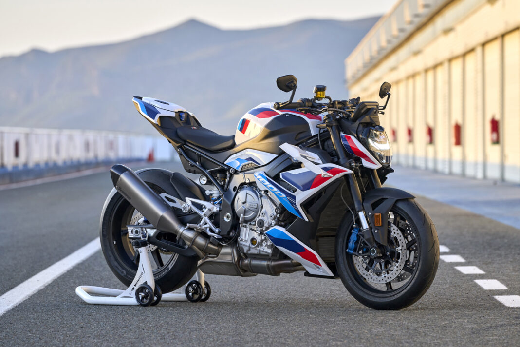 2022 BMW M1000RR and M1000R Hit The Roads and Tracks - ZA Bikers / ZA ...