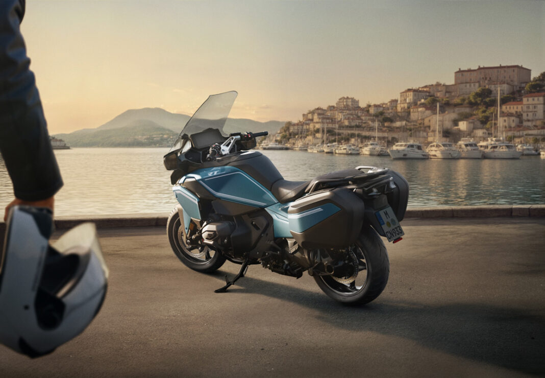 A Closer Look at BMW's R 1300 RT and RS... - ZA Bikers / ZA Lifestyle